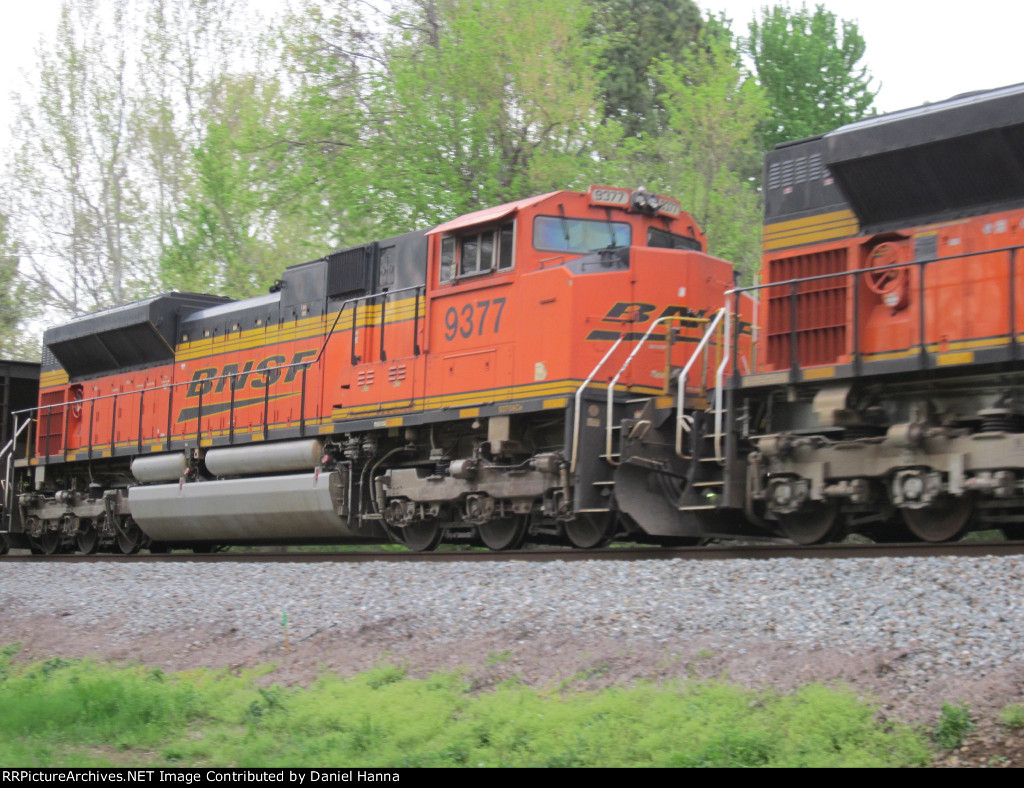 BNSF 9377